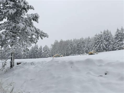 ЦУК Шест лица спасени од снежна блокада во село Рајчани 360 степени