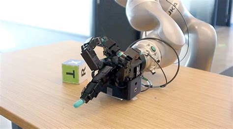 Ai 리뷰 엔비디아 디엑스트림 프로젝트 강화학습 기반 로보틱스 시뮬레이터 아이작 짐 통해 로봇의 정교함 강화