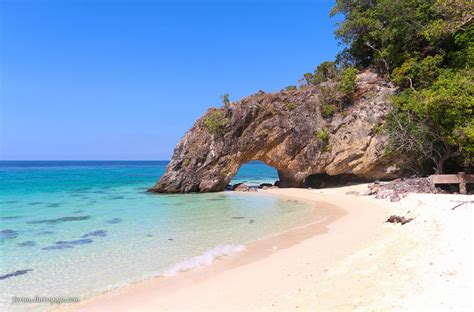 배경 화면 바다 만 록 육지 모래 하늘 바닷가 연안 낭떠러지 산호 라군 곶 아치 요트 태국 카리브 해 휴가 지역 집 밖의 대양