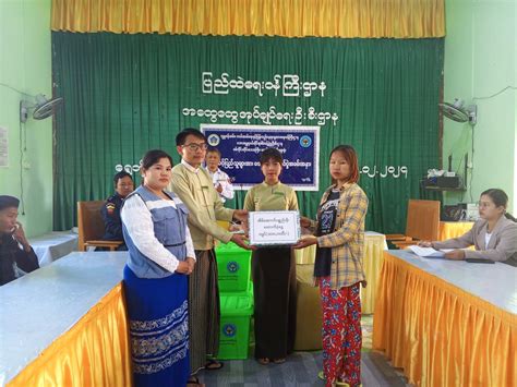 ရွှေဘိုမြို့၌ မီးဘေးသင့်ပြည်သူများအား ဆန်ရိက္ခာနှင့်အိမ်ဆောက်ပစ္စည်းဖိုးများ ပေးအပ