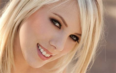 Brittany Beth 1080P 2K 4K 5K HD Wallpapers Free Download Wallpaper