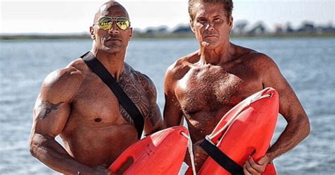 The Rock Insieme Con David Hasselhoff Dal Set Di Baywatch