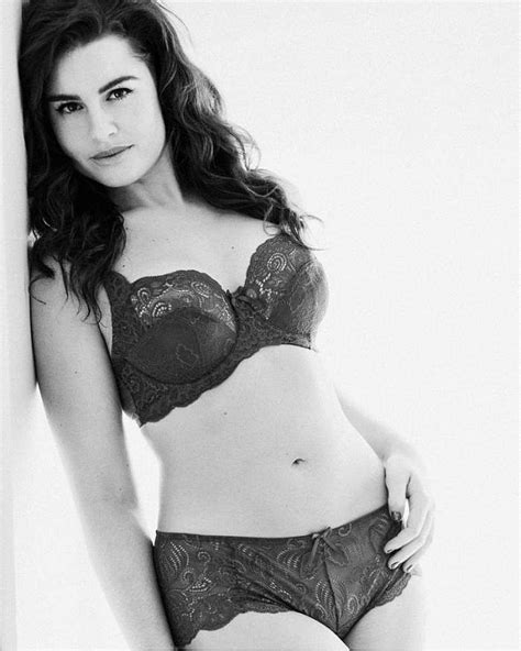 Pictures Of Annie Body