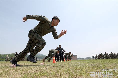 국방사진연구소 헬스뿜뿜 콘테스트 전투체력왕 선발대회 군단 대표 17개 팀 152명 열띤 경쟁 한미동맹