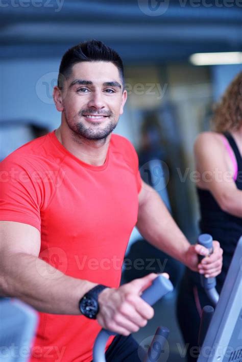 Man Running On The Treadmill 11259476 Stock Photo At Vecteezy