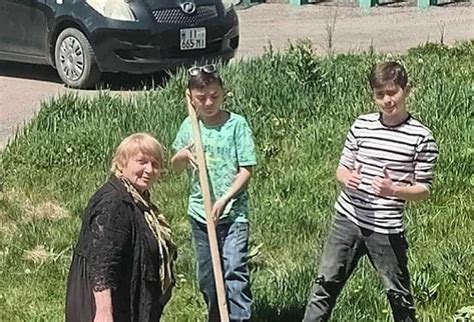 ბენარის საჯარო სკოლის ეზო პედაგოგებმა და მოსწავლეებმა დედამიწის დღესთან დაკავშირებით