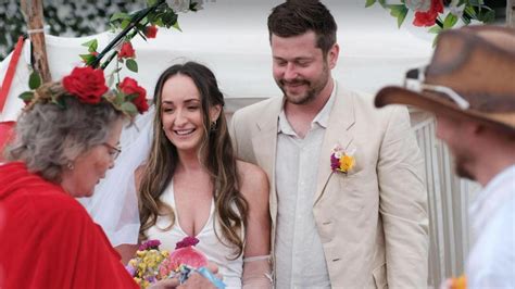Glastonbury Wedding For Couple Who Brought Their Own Cake Bbc News