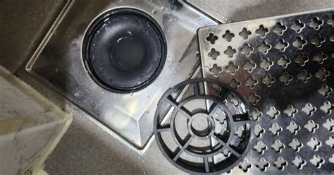 다른곳과 많이 비교해봤는데 비용이 가장 합리적이였고 너무 친절하게 상담 해주셔서 선택하게 되었어요 청소 진행 해주시는 내내 정말 세심하게 카톡이나 유선으로 진행사항이나