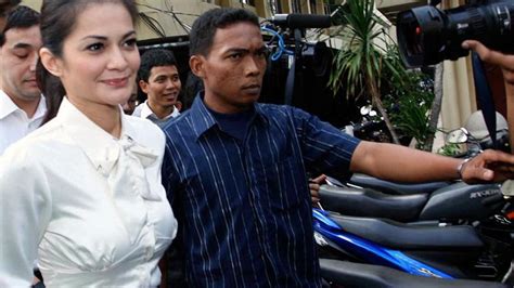 Foto Video Mirip Ariel Cut Tari Dibuat 2007