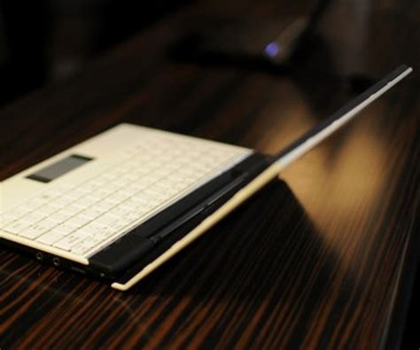 Google Reportedly Releasing A Self Branded Chrome OS Netbook In Days Along With Its App Store