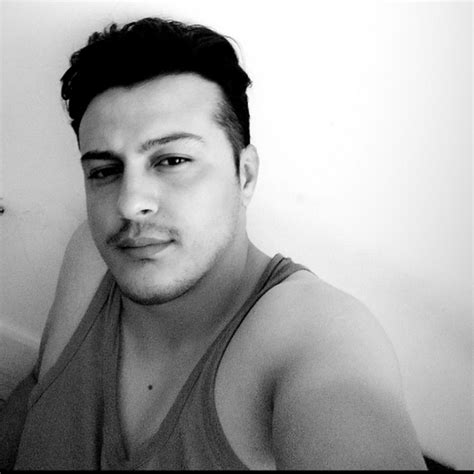 پوریا آزادی Youtube