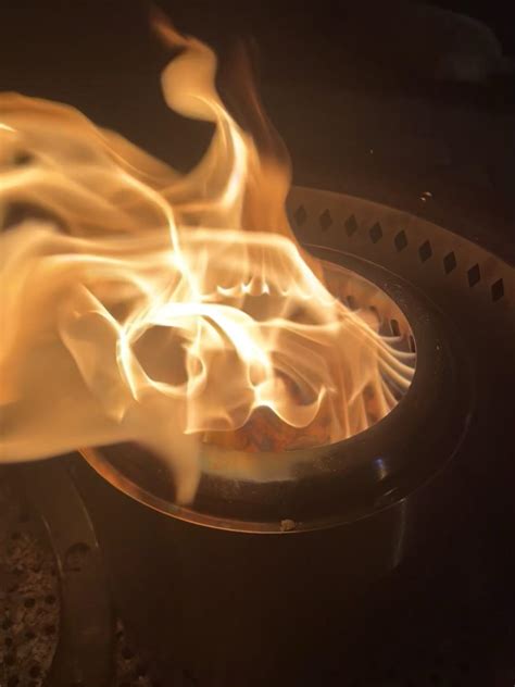 This “smokeless” Fire Pit Uses Convection Currents To Pull Smoke Down