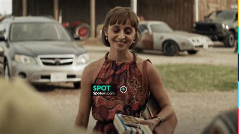 Alc Cory Robe En Rose Cobalt Portée Par Chrissy Beppo Sofia Hasmik Vue Dans Superman And Lois