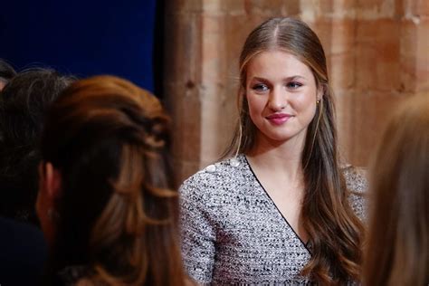 Leonor Se Hace La Foto Y Desaparece De Mallorca No Quiere Estar En Marivent La Familia Está Rota