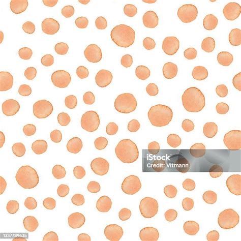 손으로 그린 브러쉬 폴카 도트 원활한 수채화 패턴 오렌지 색상의 추상 수채화 원형 패브릭 및 배경에 대한 예술 디자인 그런지 이미지 기법에 대한 스톡 벡터 아트 및 기타