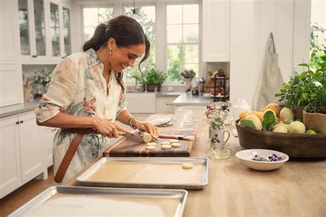 Former Vanity Fair editor slams Meghan Markle’s Netflix show, says ...