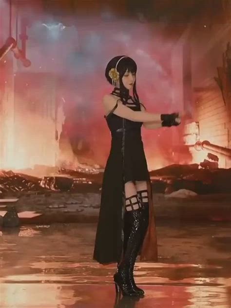 Yor Forger Cosplay In Family Cosplay Cosplay Costumes Cosplay