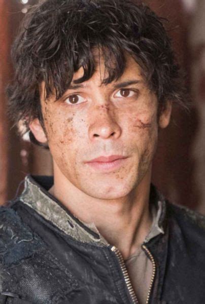 The 100 La Increíble Diferencia De Edad De Bellamy Blake Y Del Actor