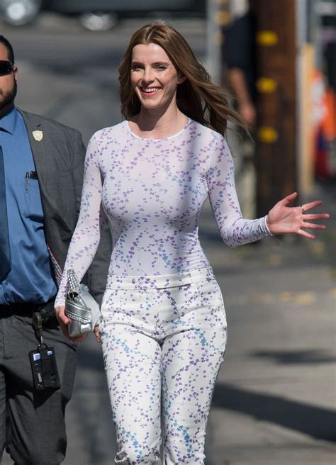 Pin By Roberto Fontenelle On Betty Gilpin Betty Gilpin Hollywood