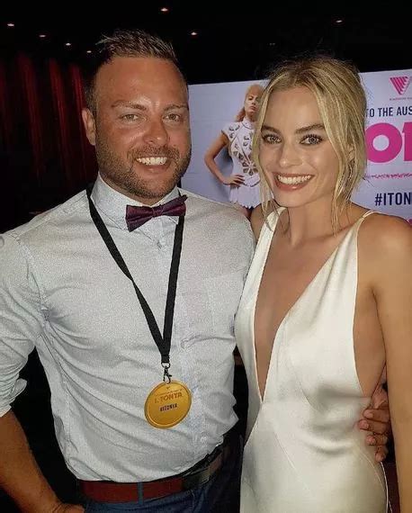 Margot Robbie S Brother Hits Out At The Actress Amid Claims She S Left Him Behind The Mirror