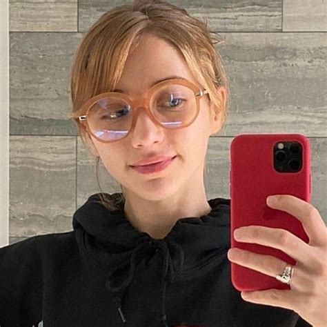 Emily Rudd Beauty Model Cute Hairstyles Beauty