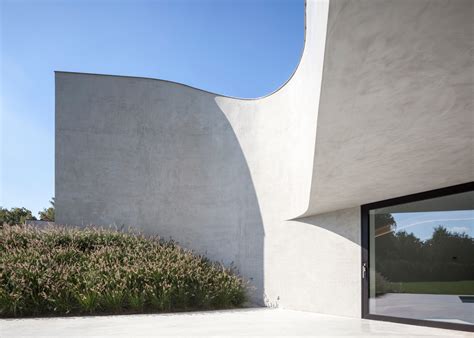 Office O Architects Uses Flowing Lines To Create Villa Mq