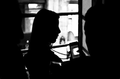 यहाँ 800 रुपए में मिल रही थी मनचाही लड़कियां अंदर का नजारा देख पुलिस भी रह गई दंग Rgh News