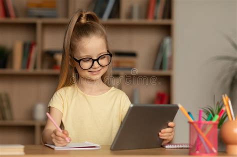 163 Nerd Taking Notes Stock Photos Free Royalty Free Stock Photos From Dreamstime