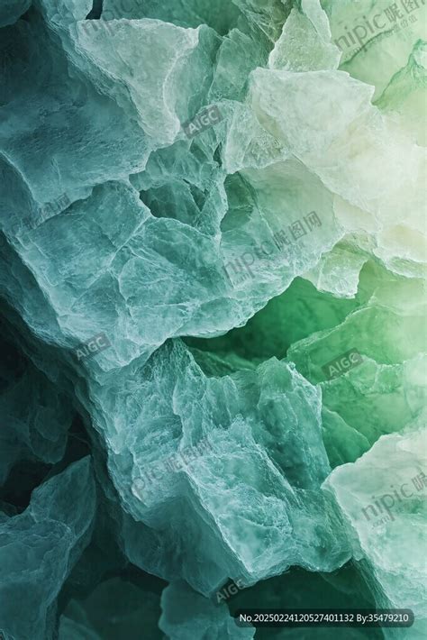 Ai创作图彩色晶格状 酷炫绚丽玻璃晶体状 Amoled壁纸 翠绿色宝石水晶纹理 幻彩炫彩彩色晶块图案 大自然造化矿物晶体 渐变绿色晶格背景韵味 抽象染色玻璃幻彩底纹 神秘绿色水晶梦幻背景