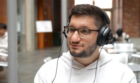 Ai Headphones Let Wearer Listen To A Single Person In A Inavate