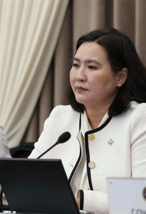 Шүгэл Бадамдоржийн Пунсалмаа Илүүдлийн хомсдолыг дахин амсмааргүй байна Аргентин улс 40 сая