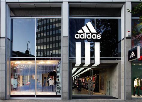 아디다스 2020년까지 온라인 매출 2배 목표 오프라인 매장 줄이겠다