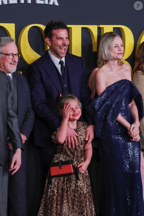 Photos Bradley Cooper Grande Première Il Pose Avec Sa Fille Lea De