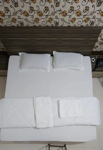 Size Single White Linen Bed Sheet For Home At Rs 900piece In