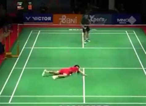 مرگ شوکه کننده بدمینتون باز ۱۷ ساله در زمین مسابقه عکس خبرورزشی