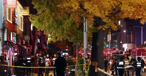 НАЈМАЛКУ 150 ЗАГИНАТИ И 80 ПОВРЕДЕНИ ВО СТАМПЕДО ВО СЕУЛ ЗА НОЌТА НА ВЕШТЕРКИТЕ Сакам Да Кажам