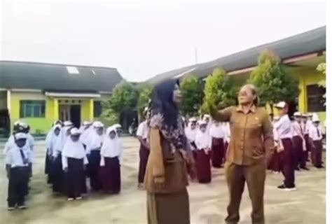 Guru SD di Lampung Jadi Sorotan, Terekam Kamera Ancam Cekik Muridnya ...