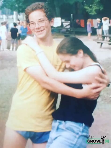 Mia Kirshner Biography Relationship Figure Life Age Height Wiki Career Images Net