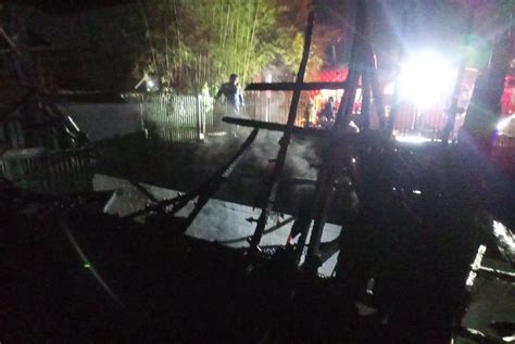 Diduga Akibat Kebocoran Gas Rm Asep Stroberi Garut Terbakar Republika Online