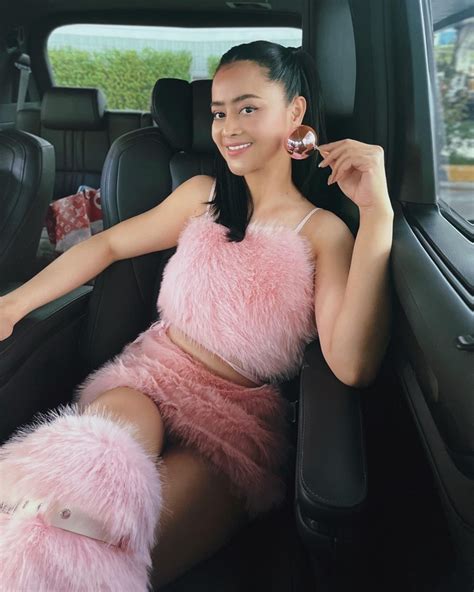 ឃ្យូតសាហាវ អ្នកម៉ាក់សម័យថ្មី ឱក សុគន្ធកញ្ញាលេងខ្លួន មិនចាញ់តារាកូរ៉េ