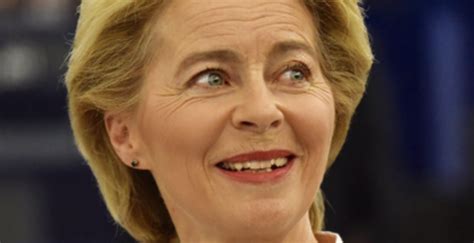 Урсула фон дер Ляйен назвала «грубым нарушением международного права признание ЛНР и ДНР