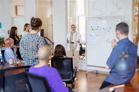 What Is The Difference Between A Data Scientist And Data Analyst