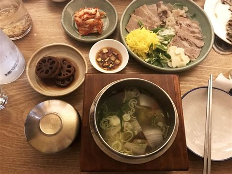 시청역 3번출구로 나와서 서울특별시의회 골목으로 쏙~~~ 들어가면 운치 가득한 로마네스트 양식의 성공회성당이나옵니다 서울에 요런 곳이 있었나 깜짝 놀랐어요ㅎㅎㅎ 그 길을