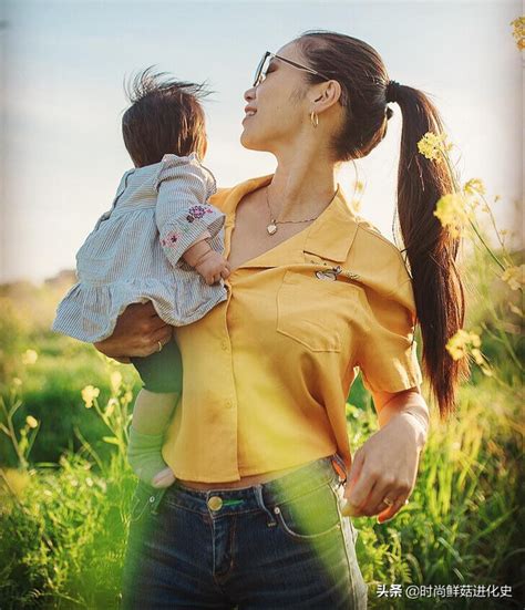 This Hot Japanese Moms Outfits Are On The Verge She Dresses Boldly