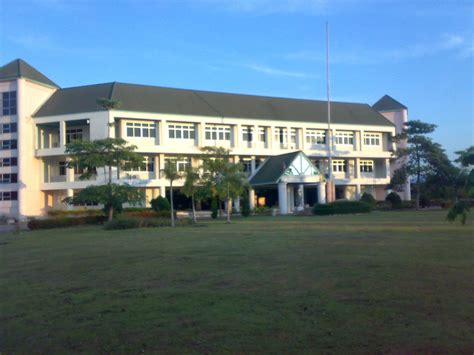 วิทยาลัยเทคโนโลยีอุตสาหกรรมและการจัดการ ขนอม