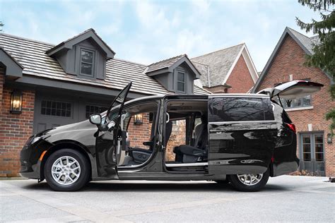 2025 Chrysler Grand Caravan Minivan Chrysler Canada