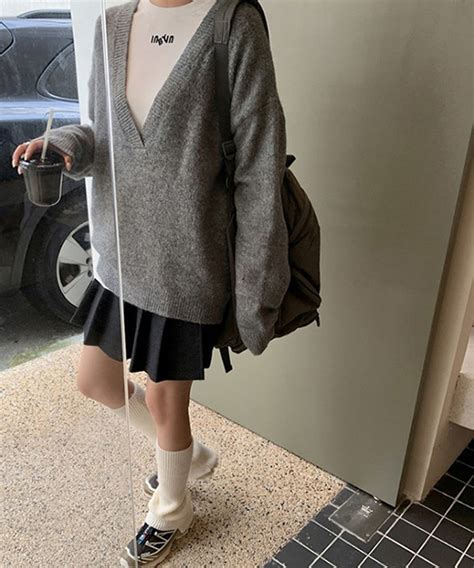유어쏭 브이넥프렌치 니트스웨터 그레이블랙브라운
