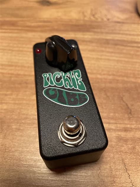 Lovepedal Pickle Vibe Tremolovibrato Reverb