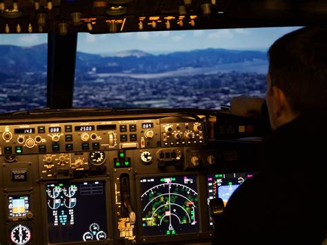 737 800 Simulator Cockpit