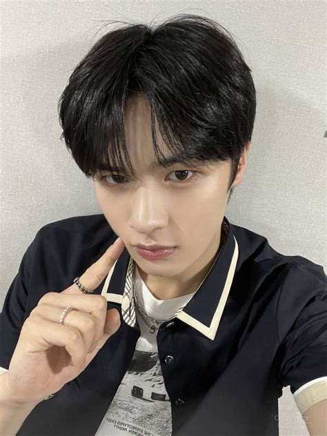 의외로 괜찮은 남돌의 아이패드 셀카  인스티즈 Instiz 이슈 카테고리